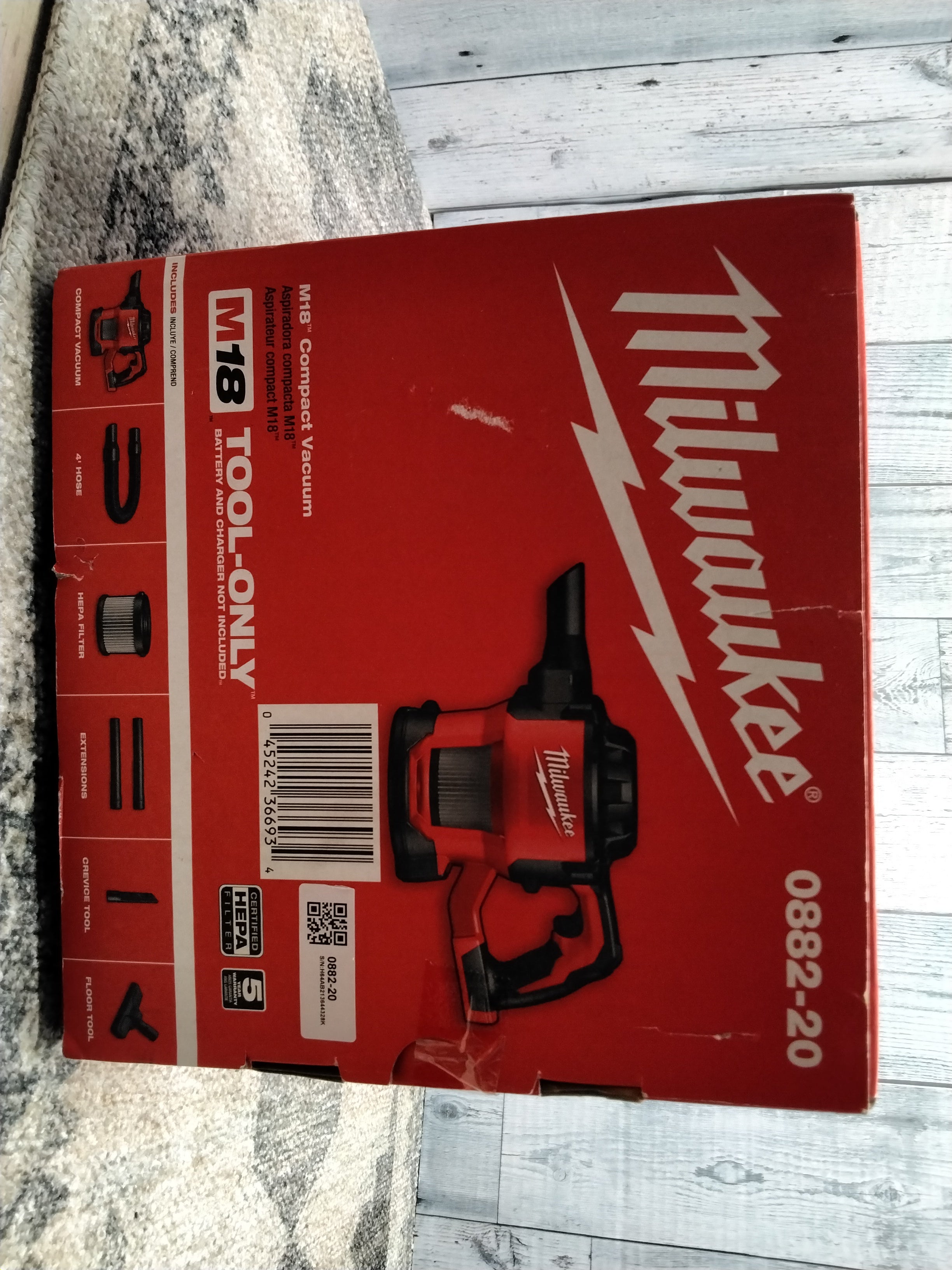 Milwaukee 0882-20 M18 Lithium Ion Cordless Compact 40 CFM Hand Held Va