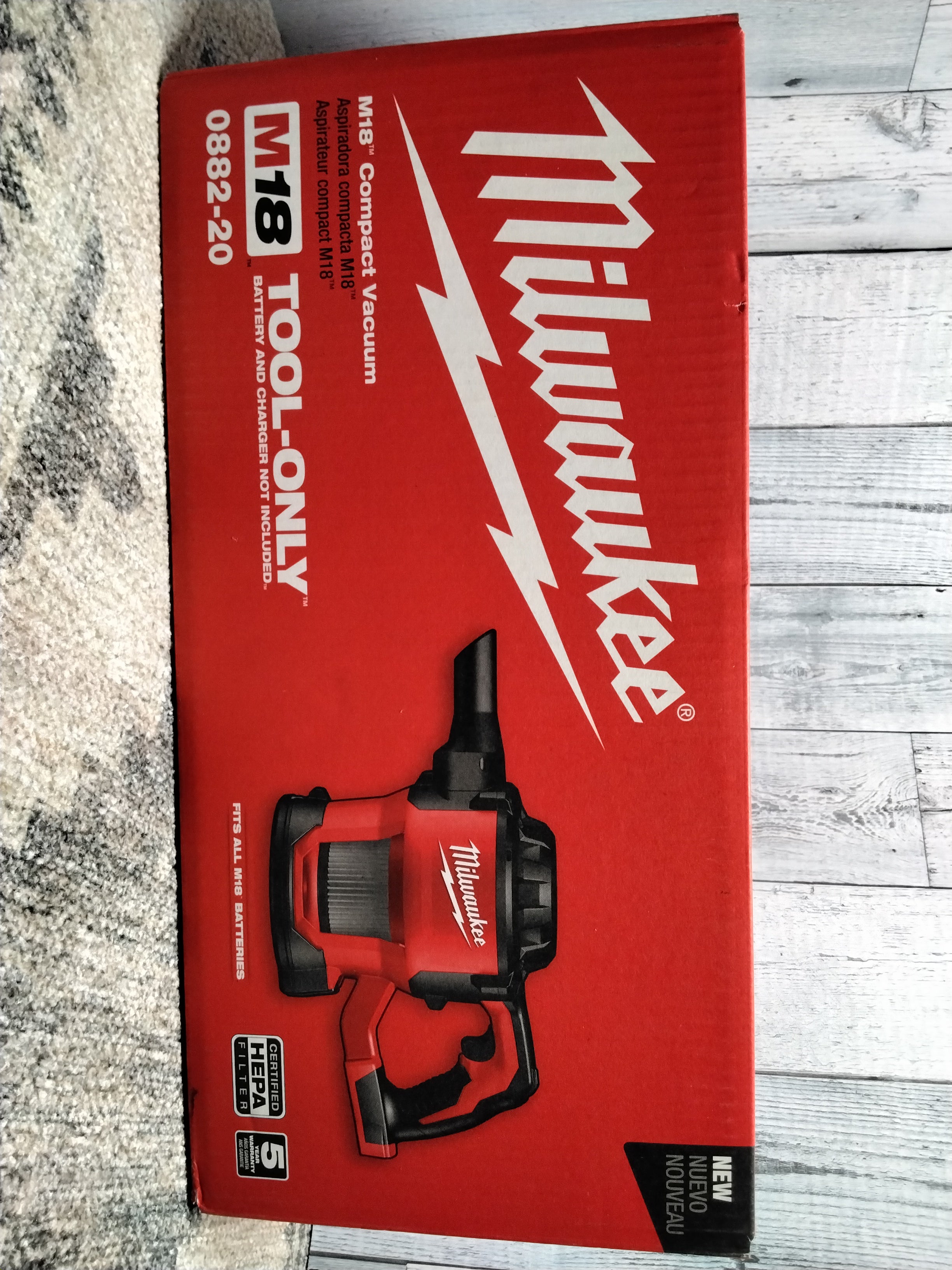 Milwaukee 0882-20 M18 Lithium Ion Cordless Compact 40 CFM Hand Held Va
