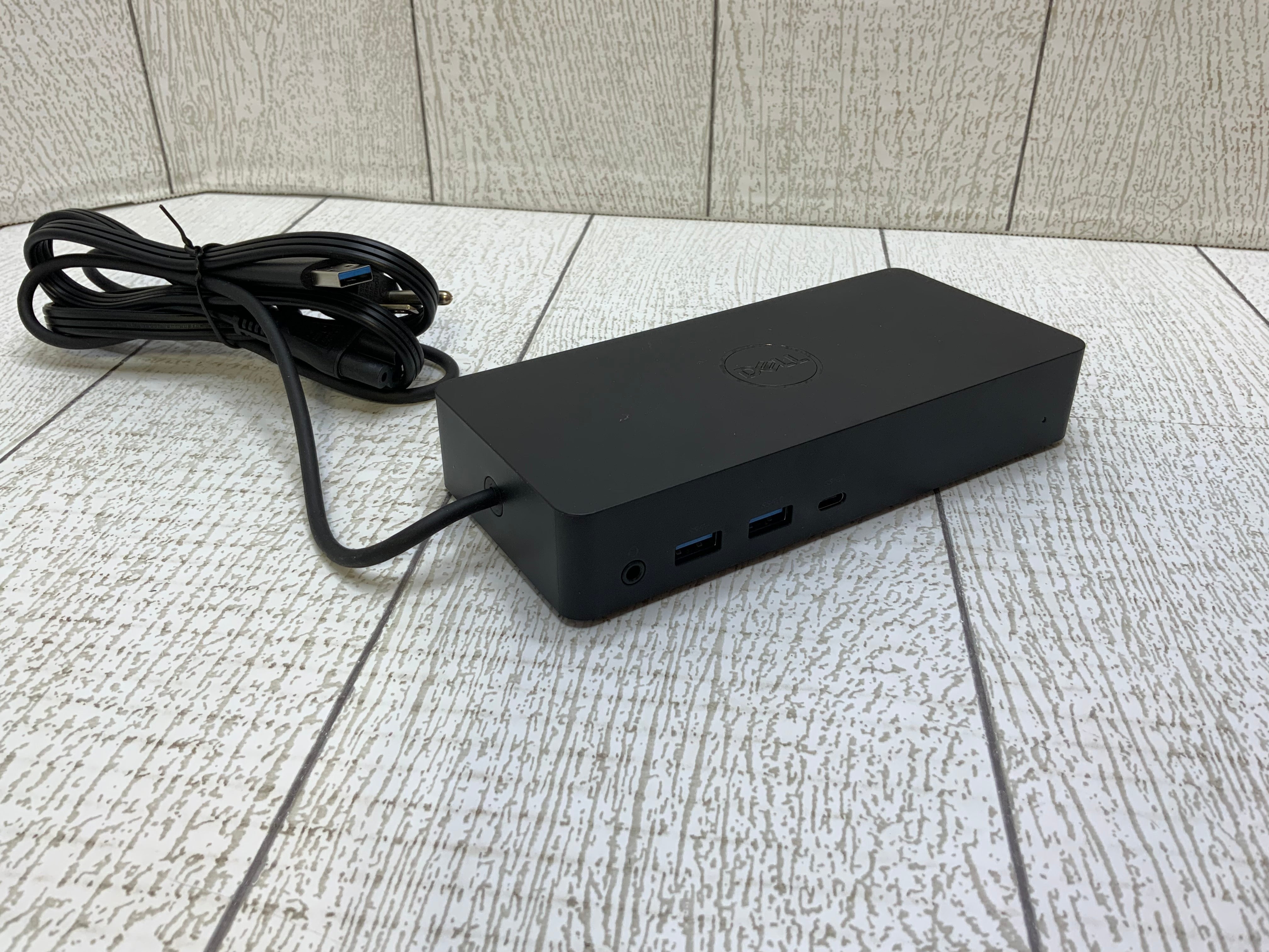 Dell Universal Dock - D6000 with HDMI Cable and Power Supply
