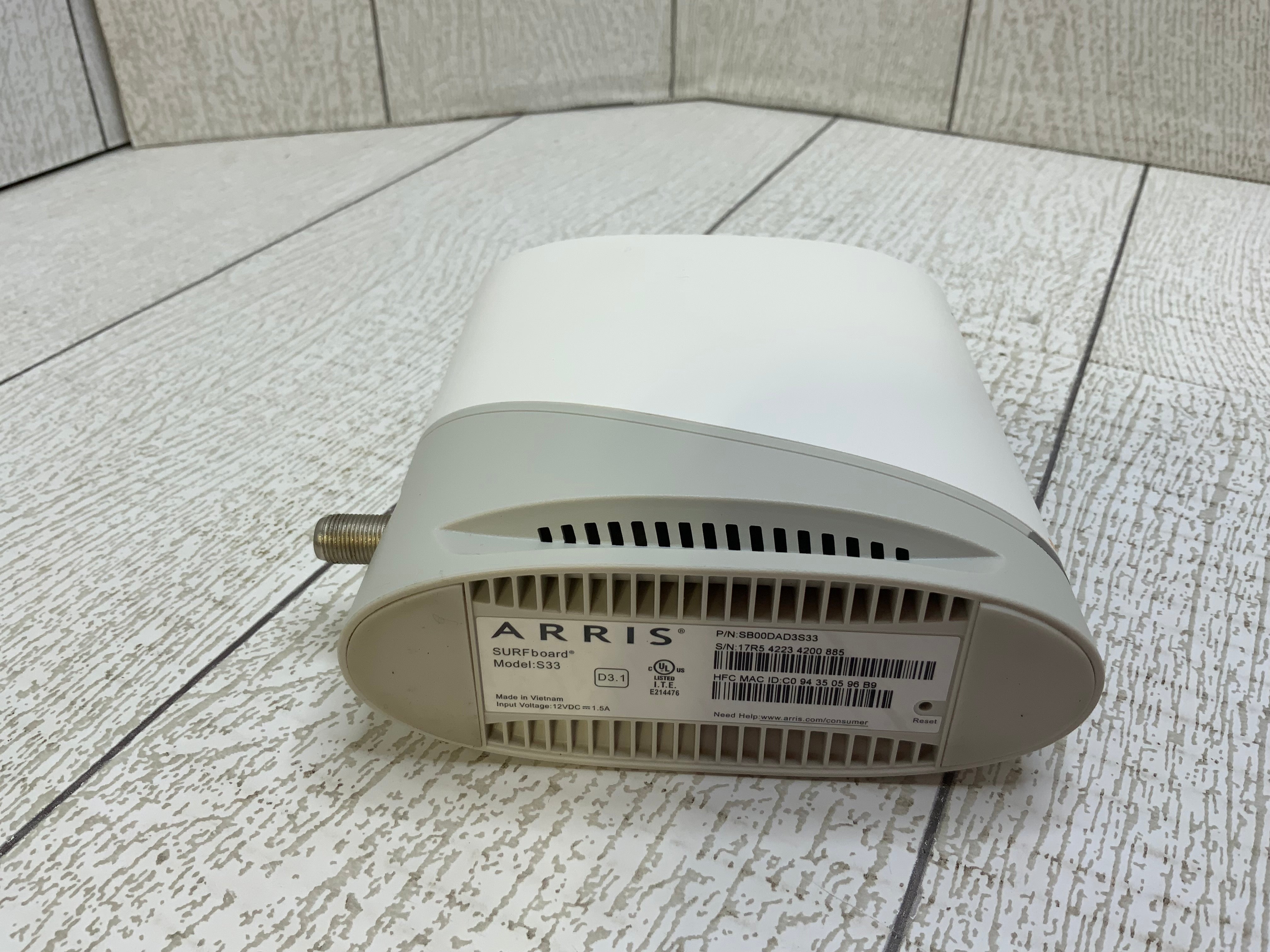 ARRIS Surfboard S33 DOCSIS 3.1 Multi-Gigabit Cable Modem