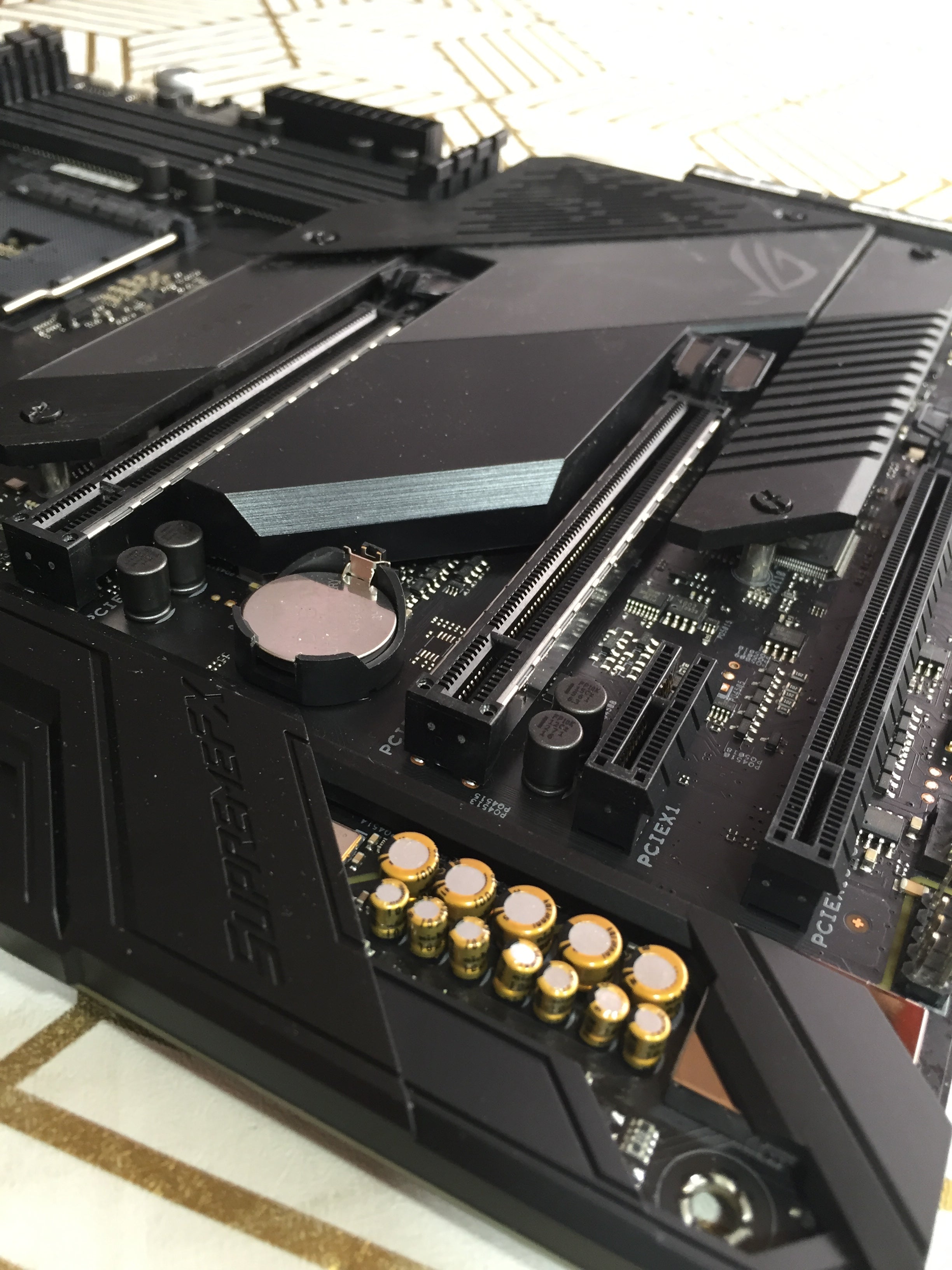 ASUS ROG Crosshair VIII Hero X570 ATX Motherboard with PCIe 4.0 *USED/