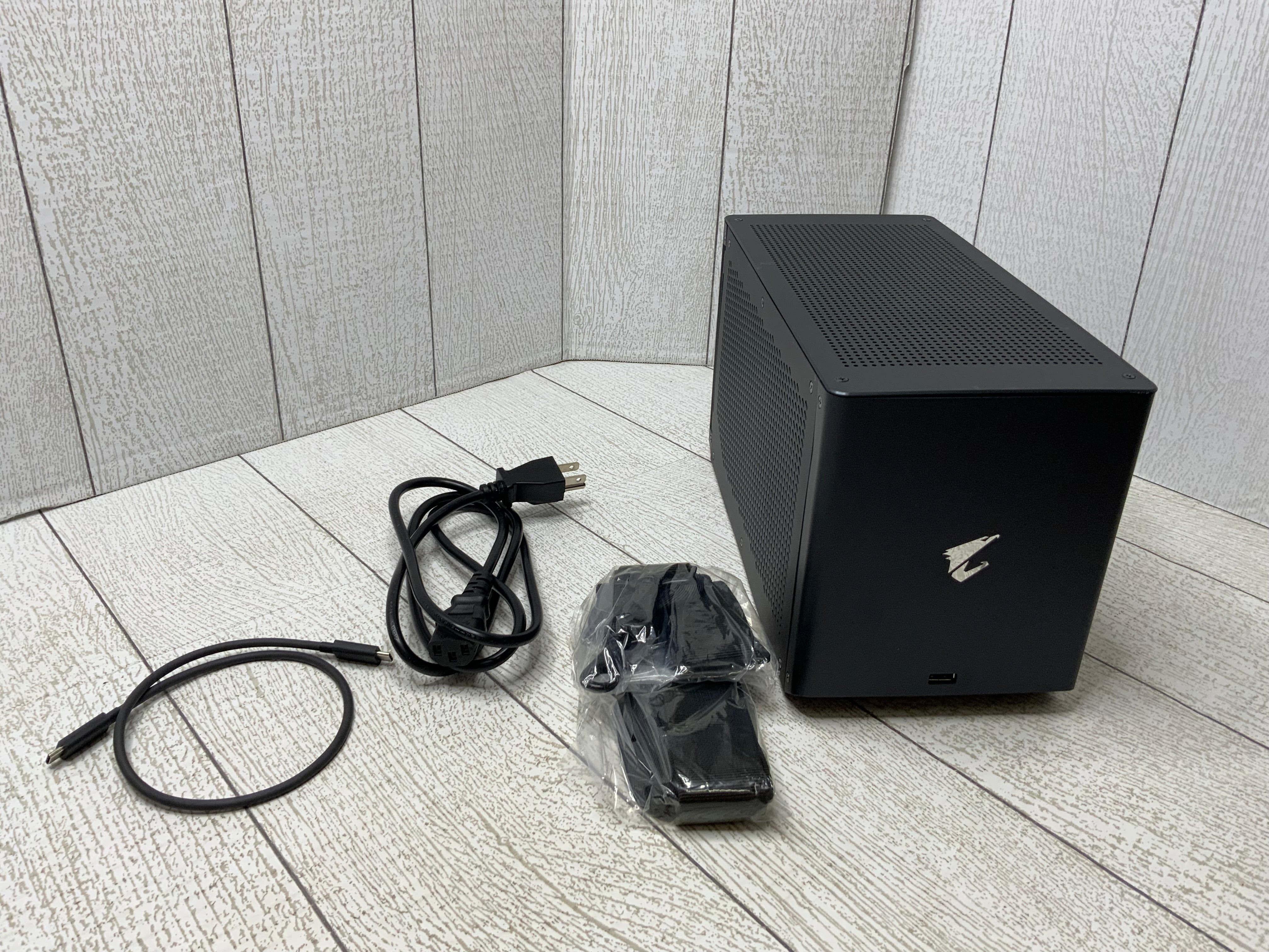 AORUS RTX 3080 Gaming Box (REV2.0) eGPU, WATERFORCE Cooling System