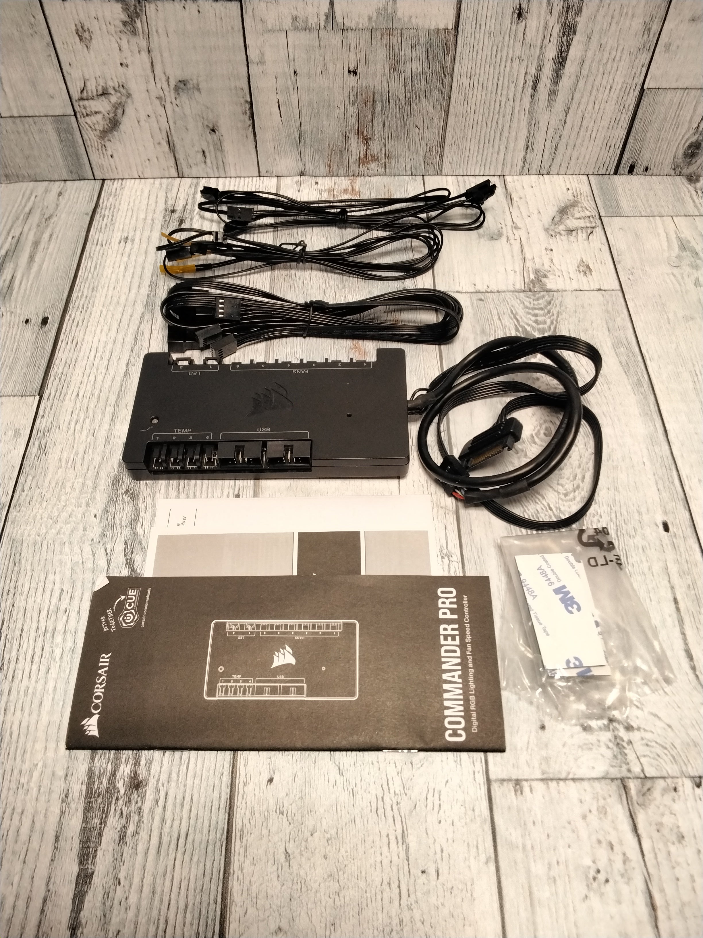 Corsair iCUE Commander PRO Smart RGB Lighting and Fan Speed Controller