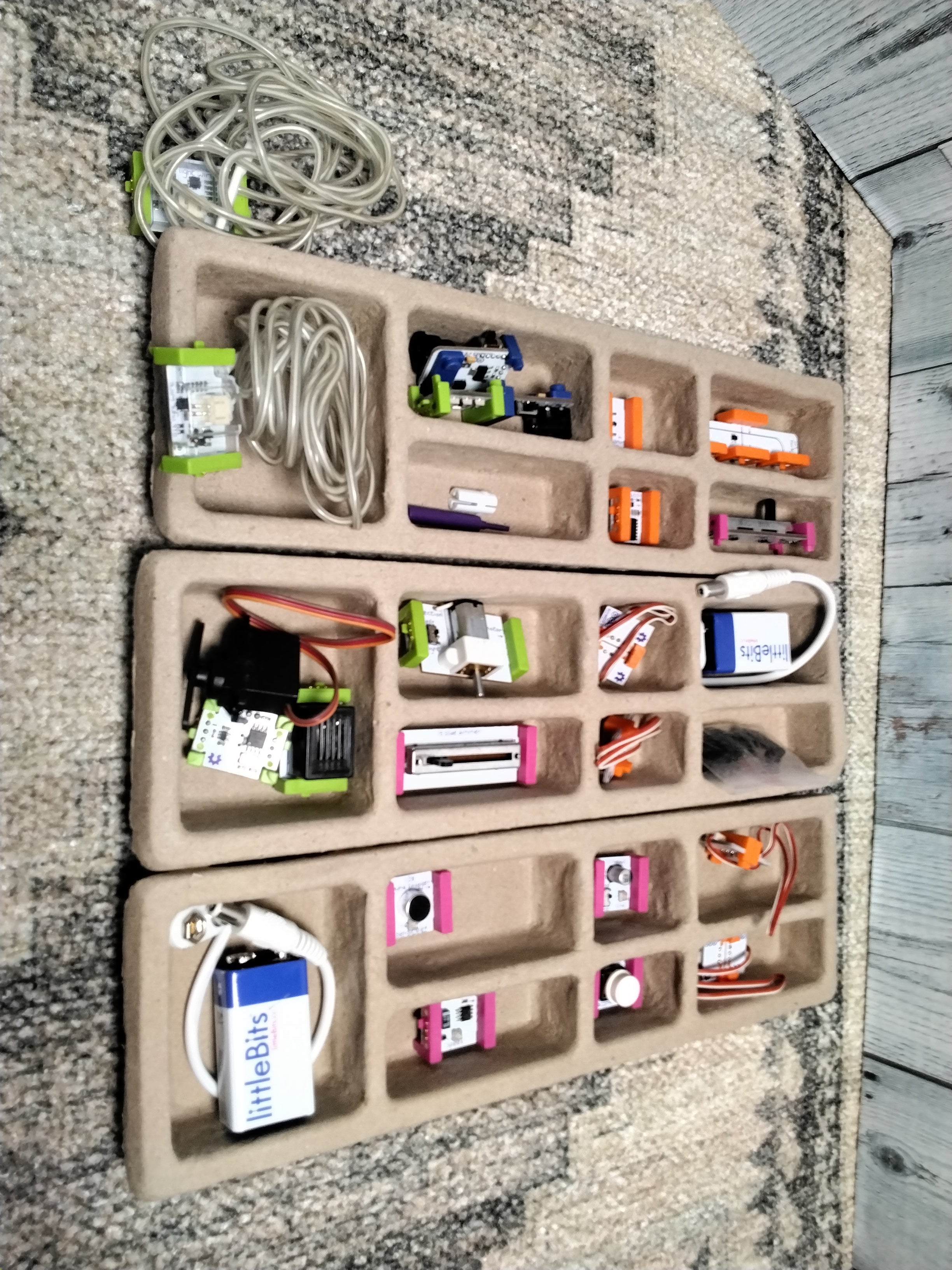 littleBits Electronics Deluxe Kit