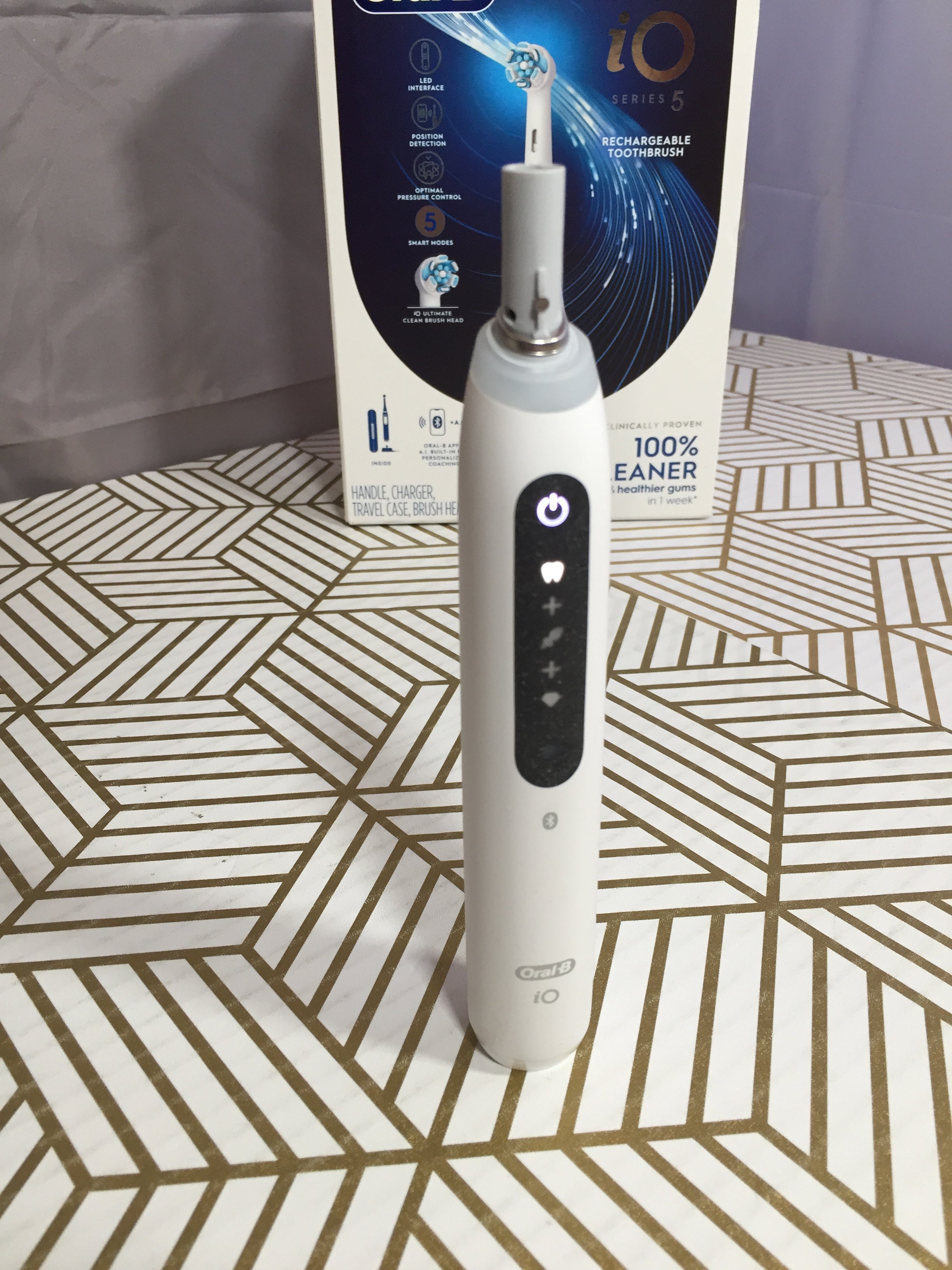 Oral-B iO Series 5 Electric Toothbrush with (1) Brush Head, Rechargeab
