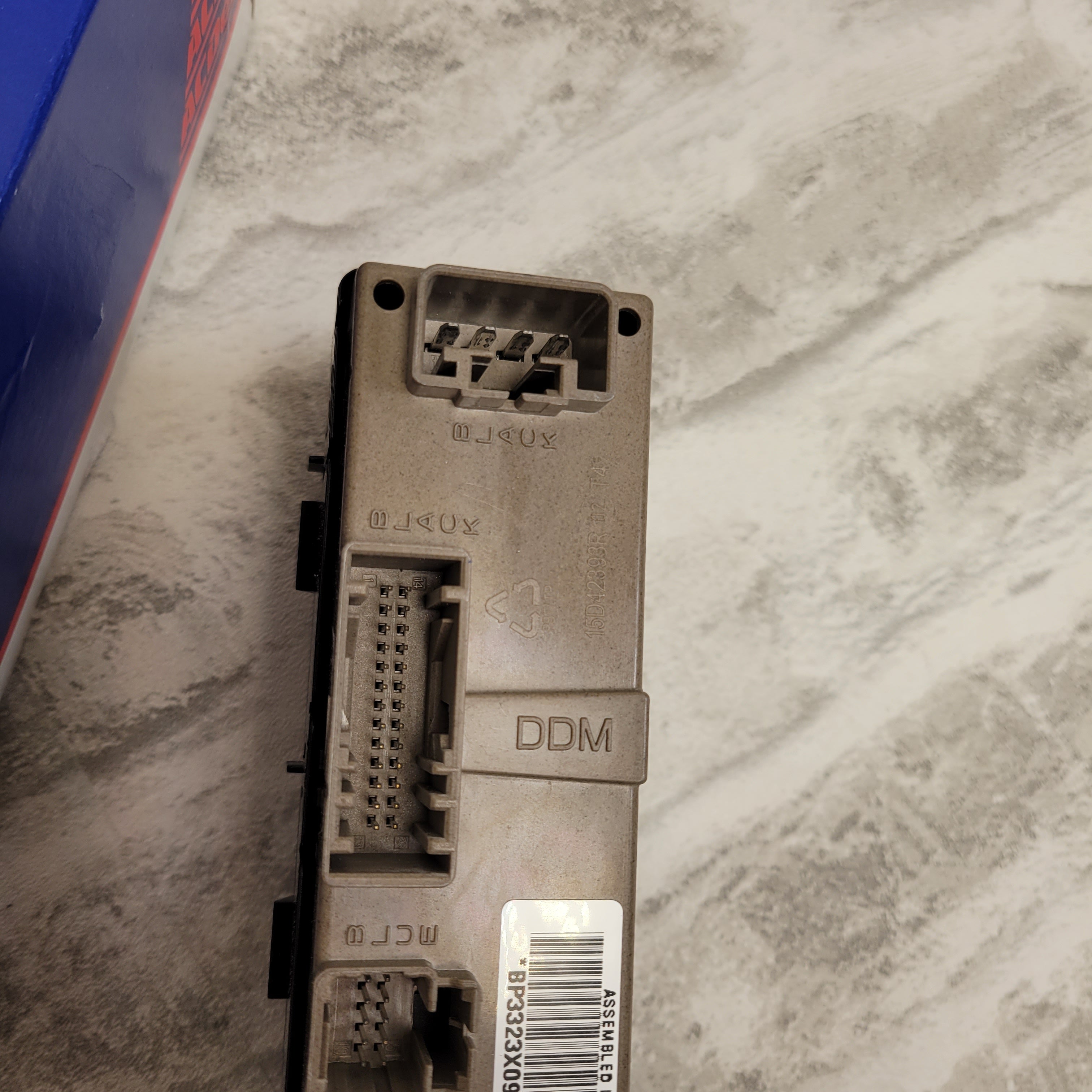 GM Genuine Parts 15883323 Front Driver Side Door Lock and Window Switc