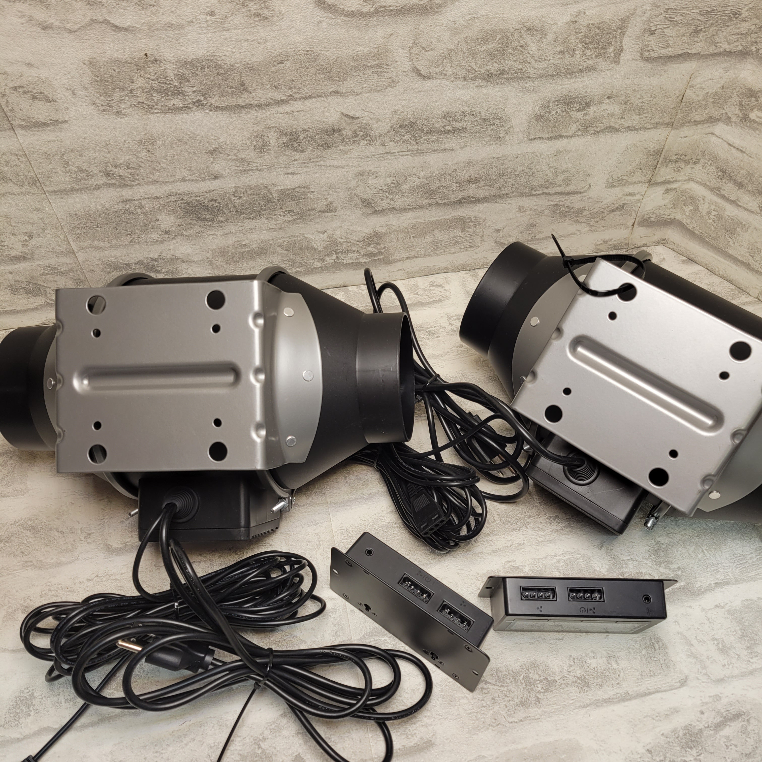 (2) AC Infinity CLOUDLINE T4, Inline Duct Fan & Temperature Humidity C