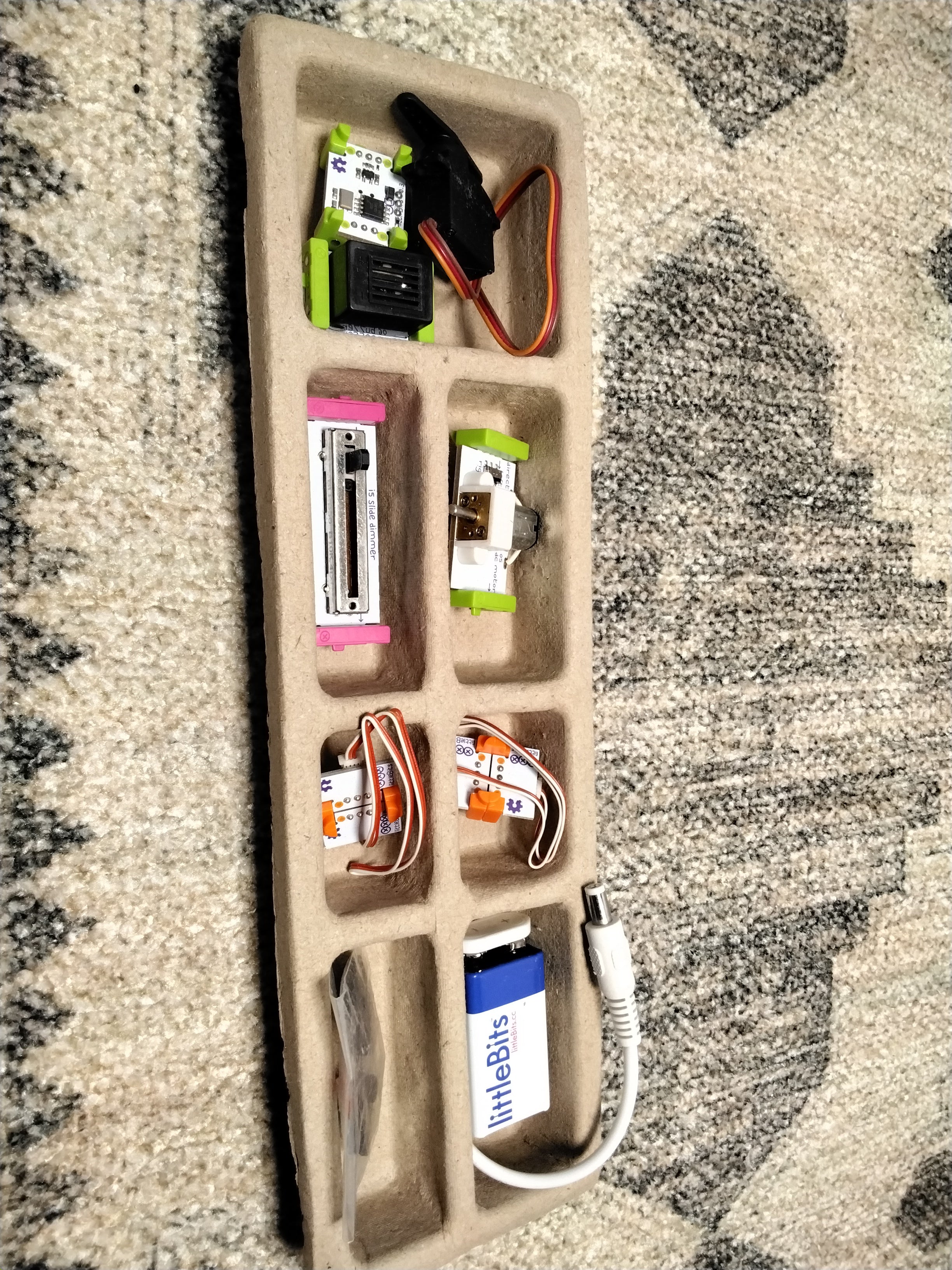 littleBits Electronics Deluxe Kit