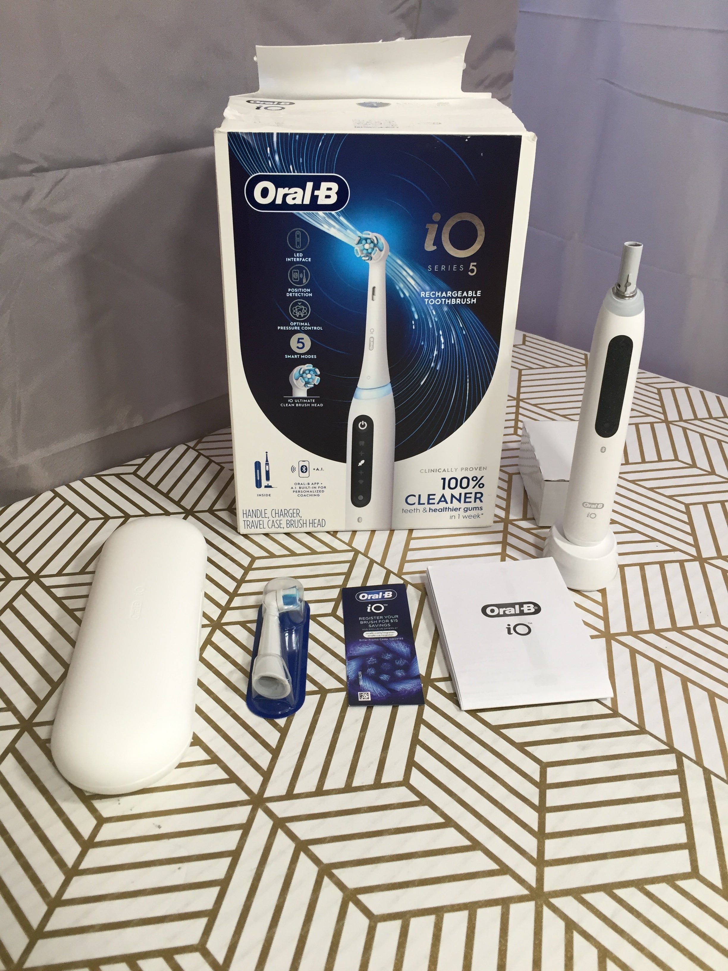 Oral-B iO Series 5 Electric Toothbrush with (1) Brush Head, Rechargeab