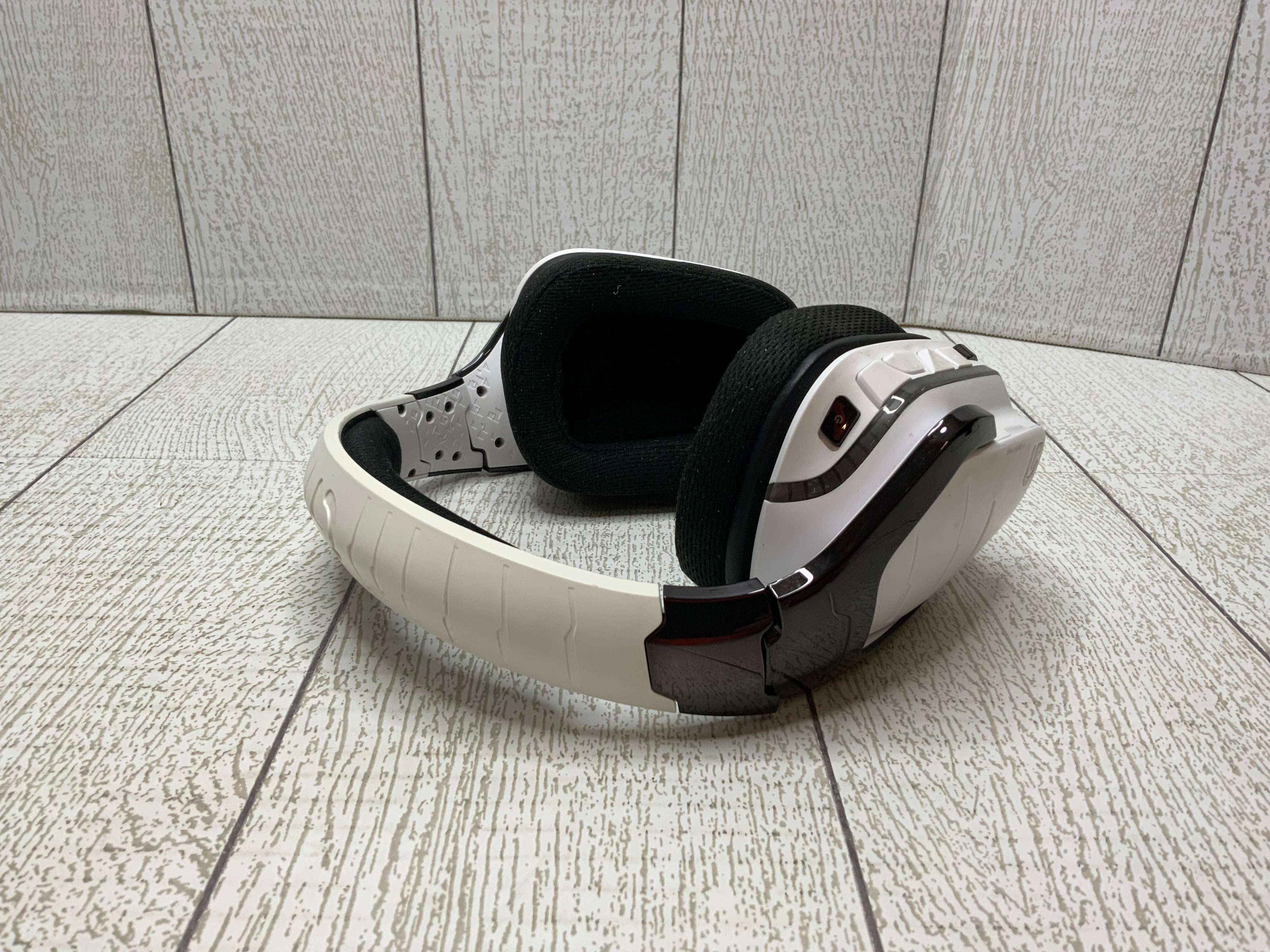 Logitech G933 Lightspeed Gaming Headset with Suspension Headband