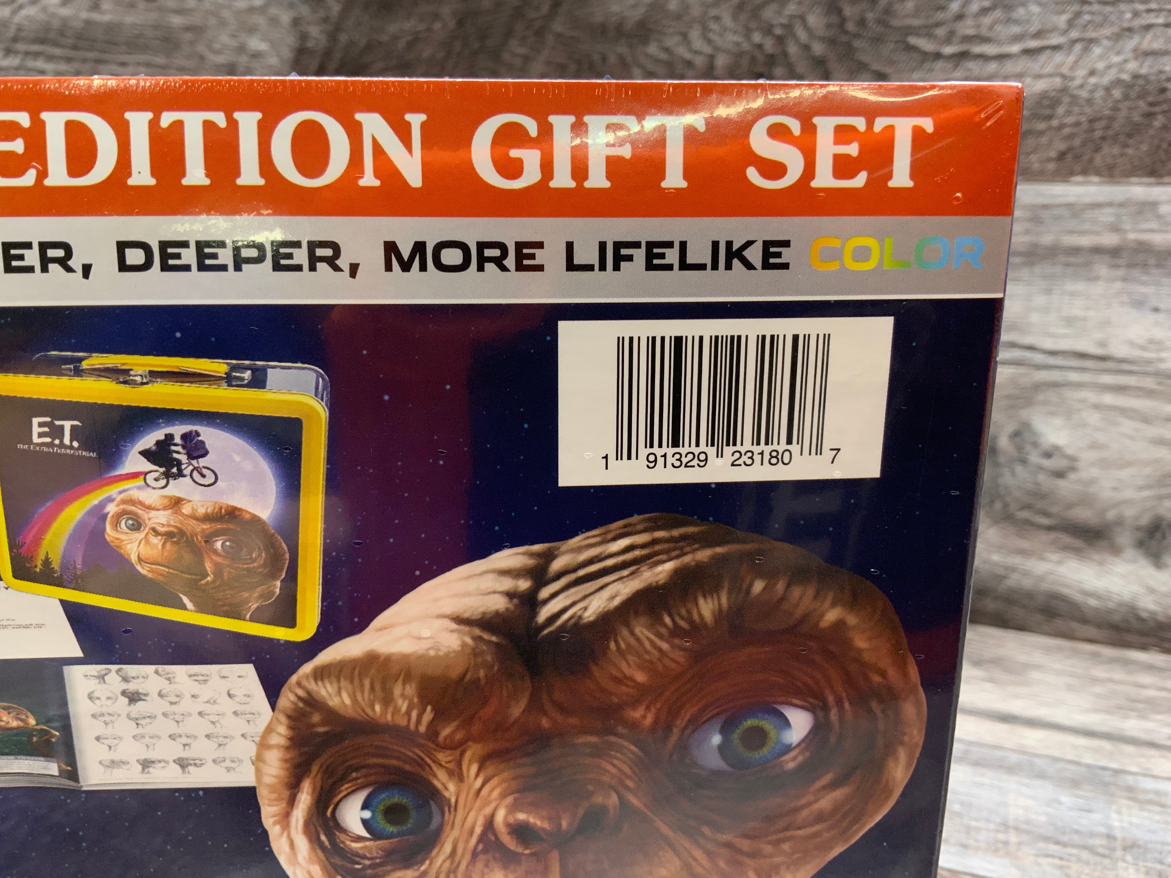 E.T. The Extra-Terrestrial - 40th Anniversary Limited Edition Gift Set