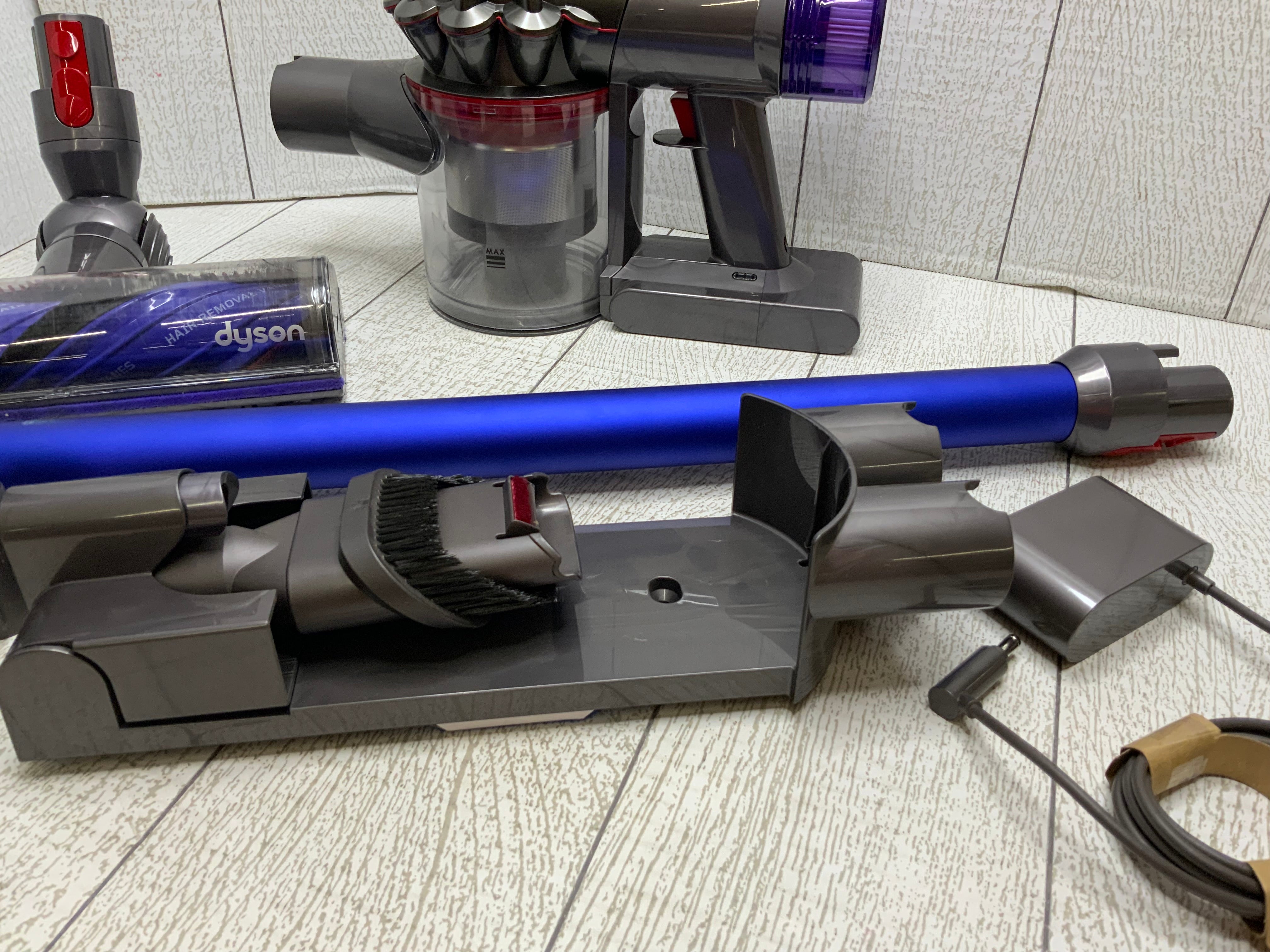 Dyson V8 SV25 Absolute Cordless Stick Vacuum Cleaner (Silver/Nickel)