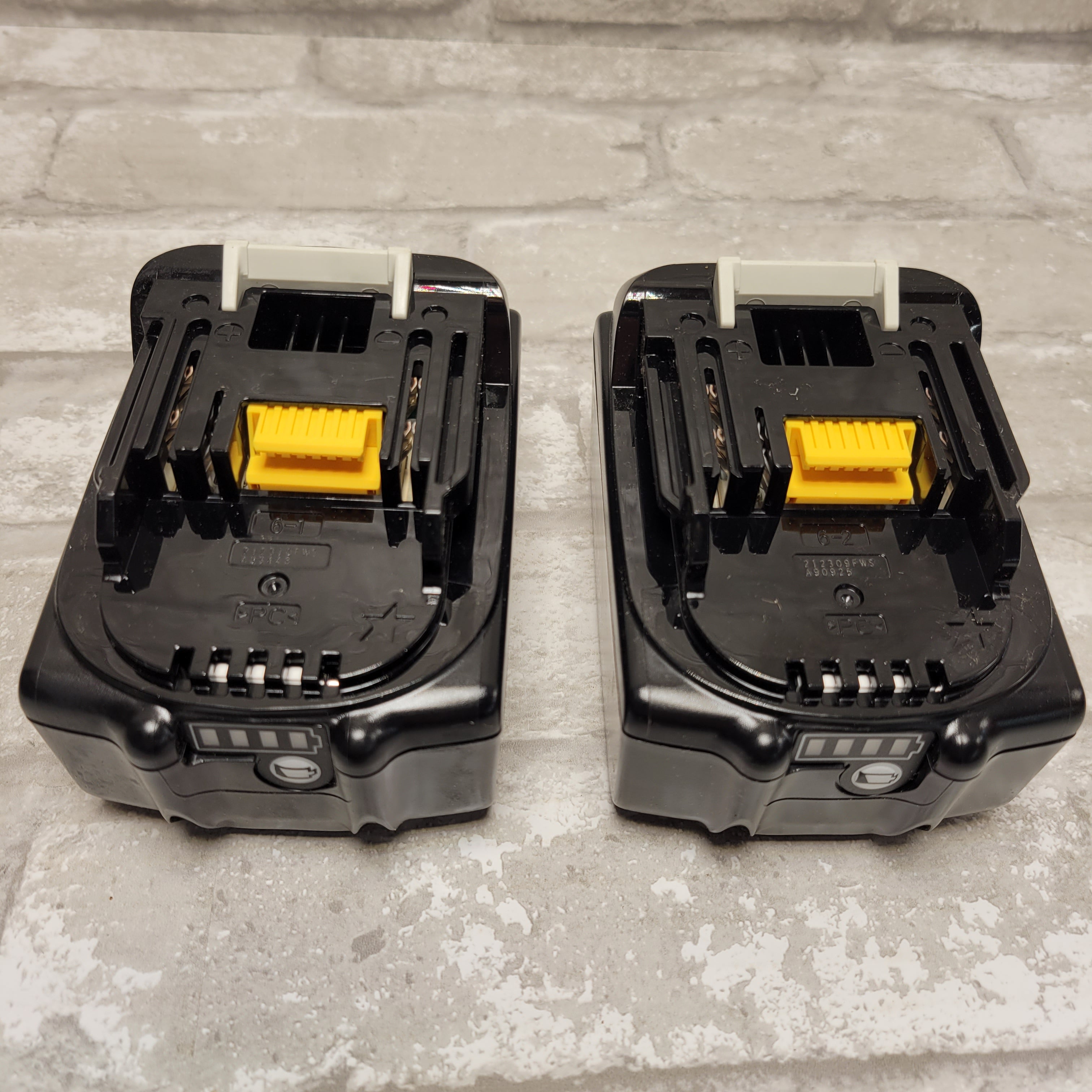 (2) Makita 18V LXT Lithium-Ion High Capacity Battery Pack 3.0Ah (2-Pac